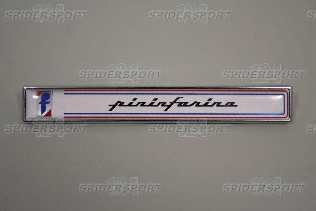 Emblem: Pininfarina, länglich, Baujahre 1985-93 – Spidersport 124